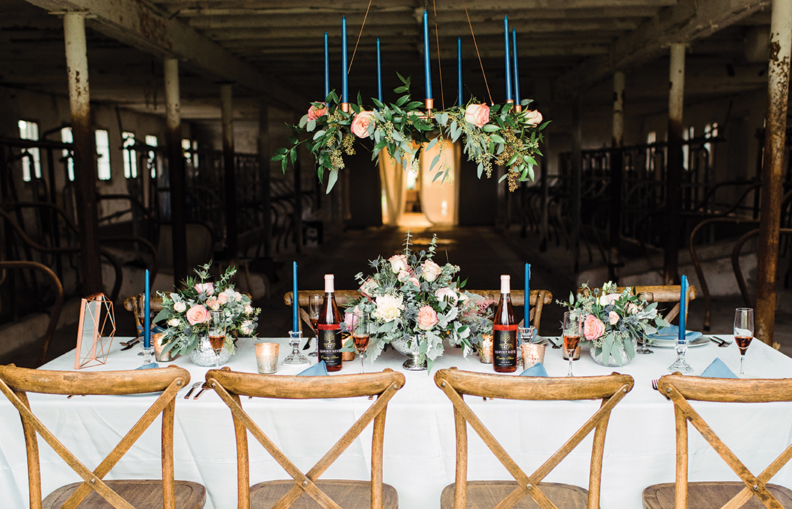 At This Spectacularly Styled Wedding Shoot, Mixed Metals Stole the Show ...
